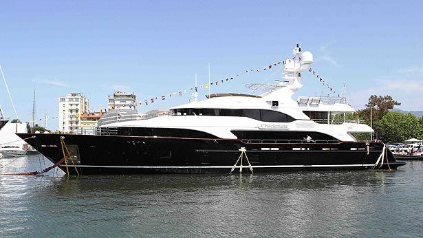 Superyacht Checkmate launched by Benetti